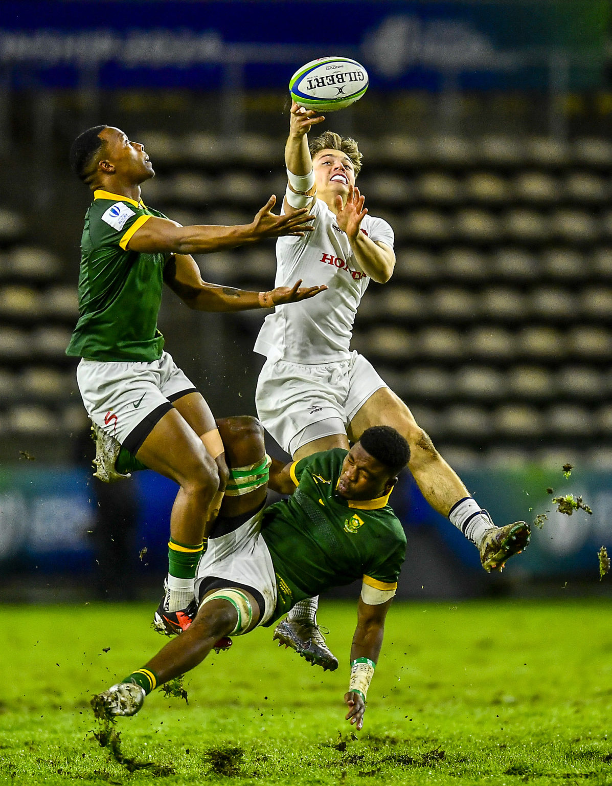 England score 86th minute winner to shock South Africa