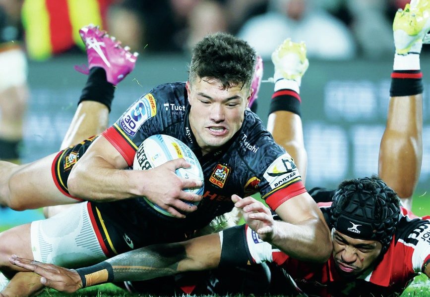 McKenzie leads Chiefs home